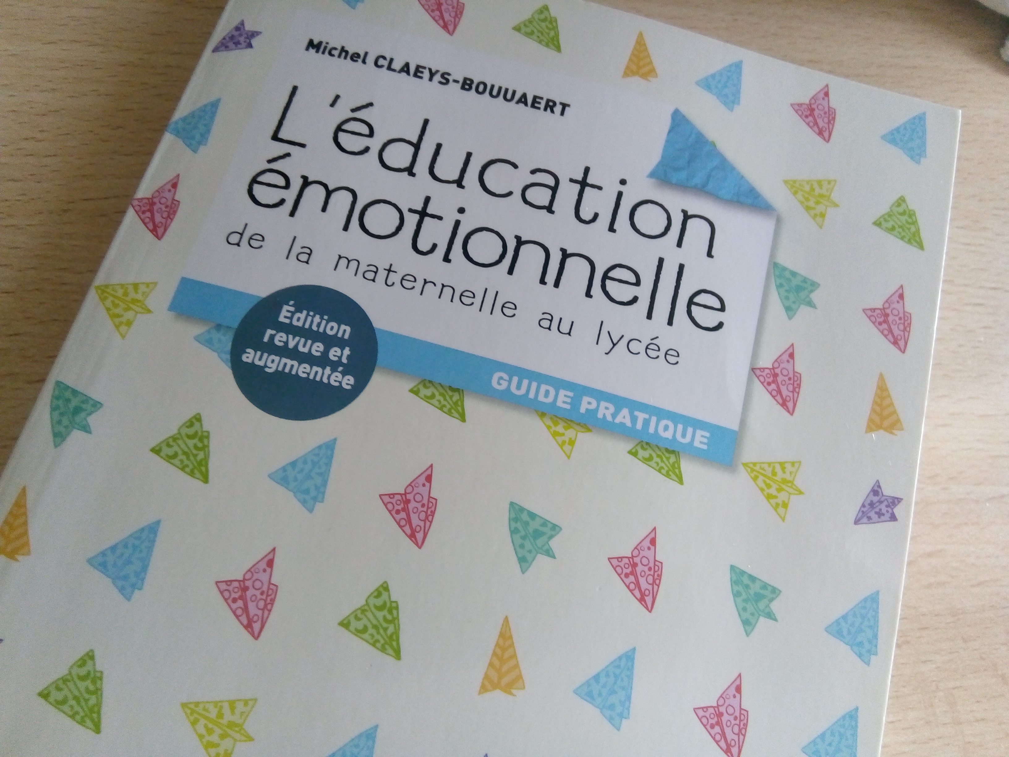 Un guide pour l'éducation émotionnelle : 200 jeux et exercices pour ...