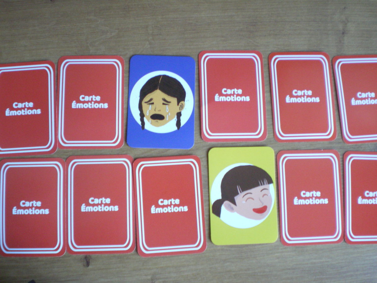 Un coffret de jeux pour découvrir les émotions avec les enfants